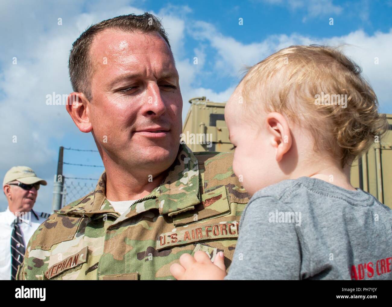 181st airlift wing hi-res stock photography and images - Alamy