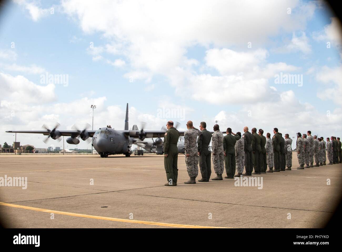 136th airlift wing hi-res stock photography and images - Alamy