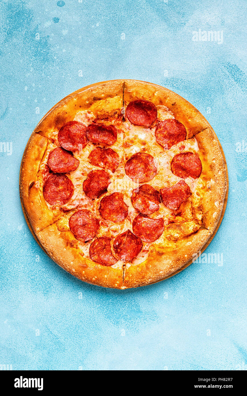 Pepperoni pizza top view hi-res stock photography and images - Alamy