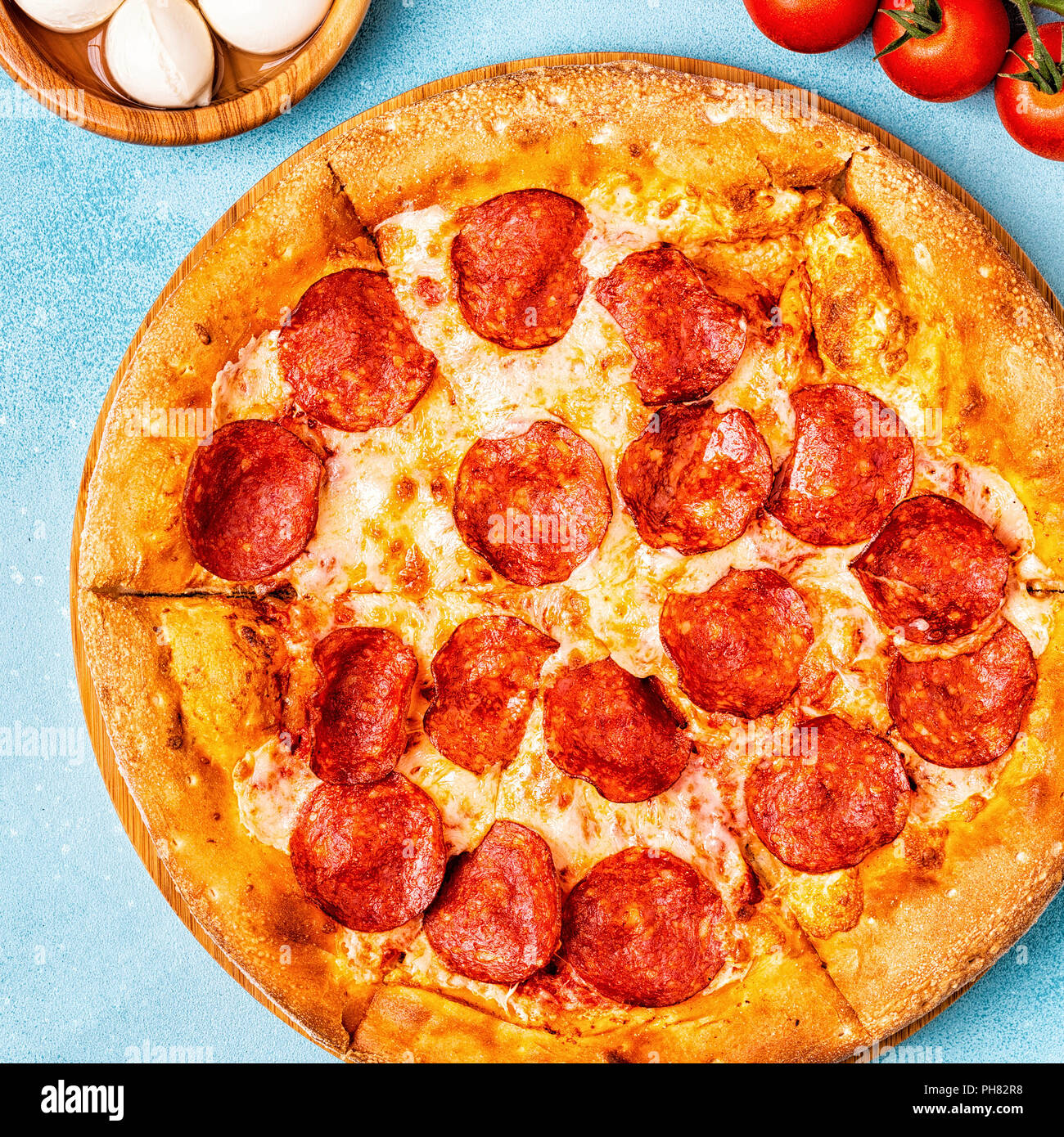 Pepperoni pizza top view hi-res stock photography and images - Alamy