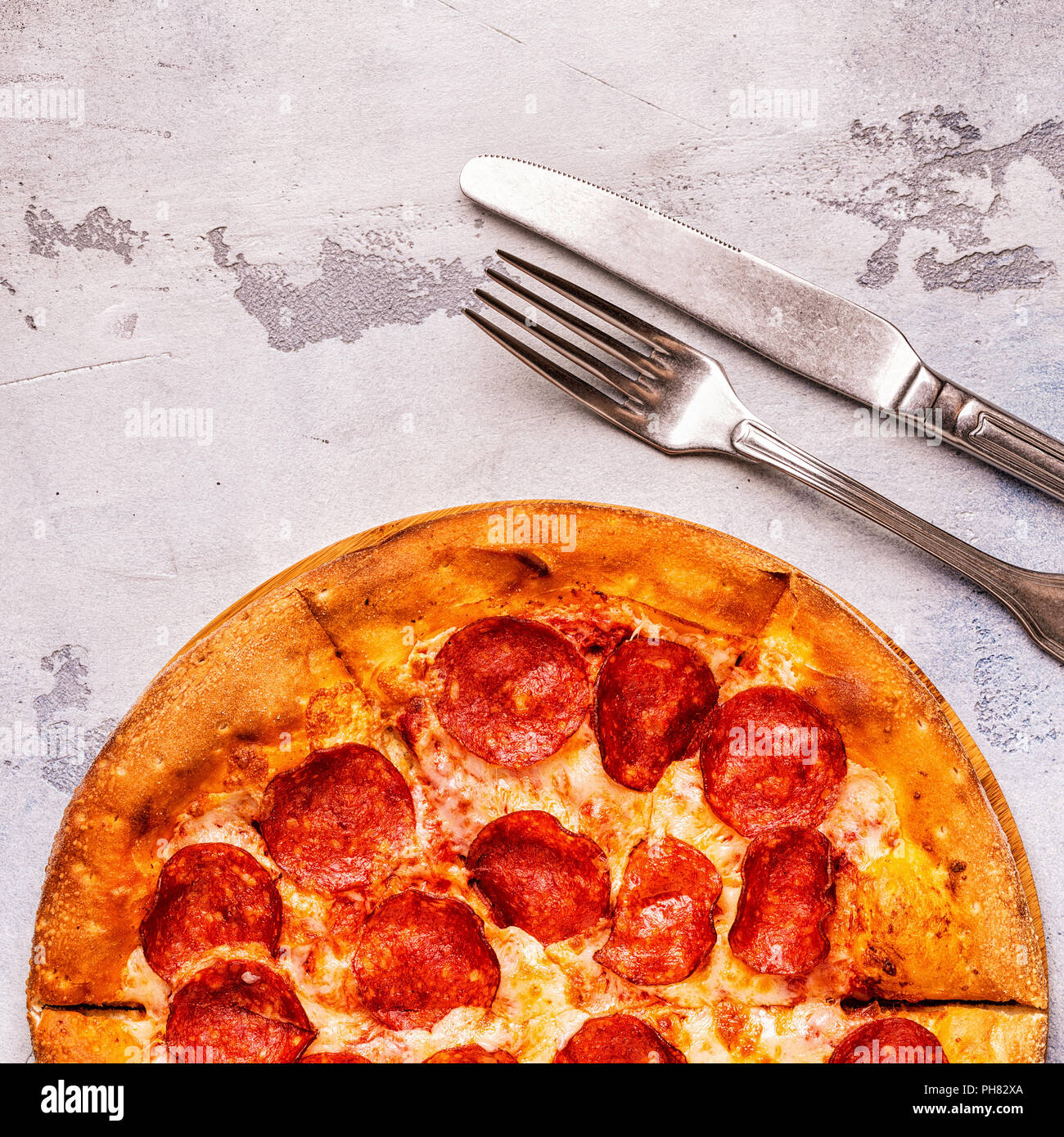 Pepperoni pizza top view hi-res stock photography and images - Alamy