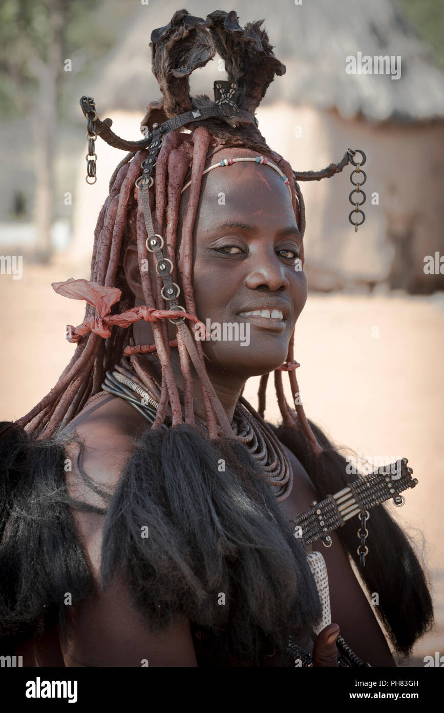Married himba woman hi-res stock photography and images - Alamy