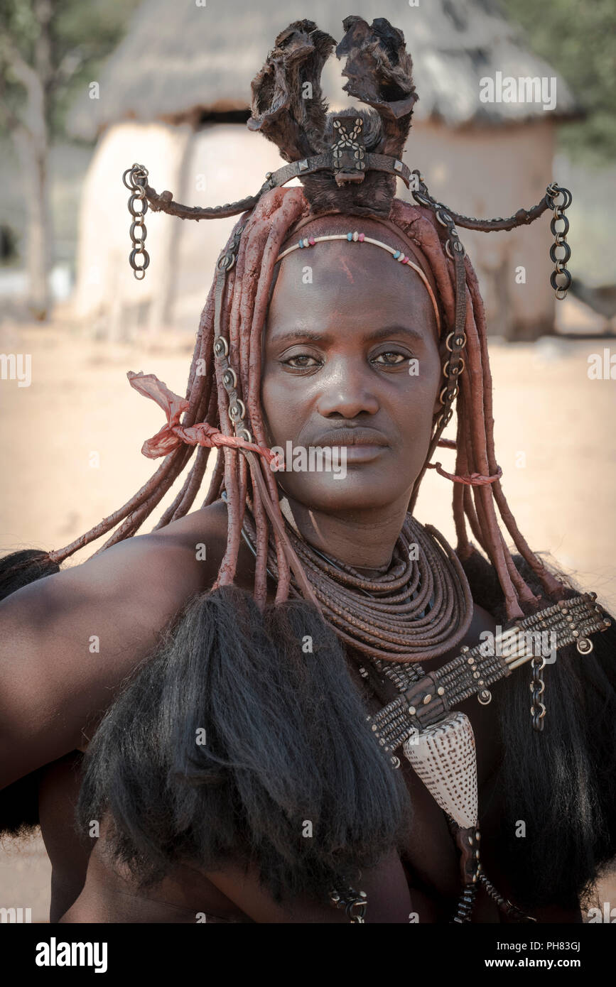Married himba woman hi-res stock photography and images - Alamy