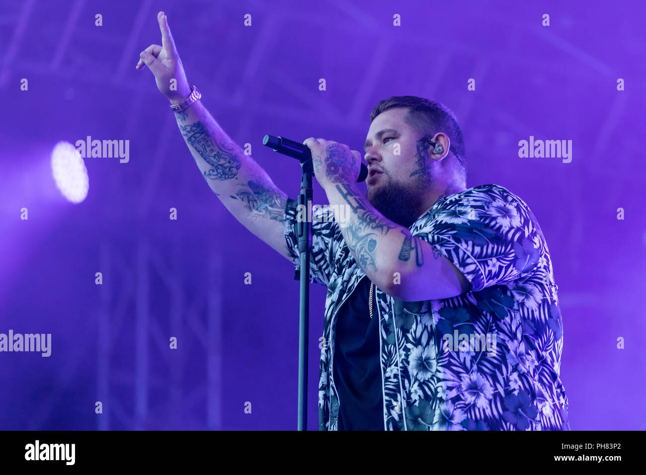 Rag n bone man hi-res stock photography and images - Alamy