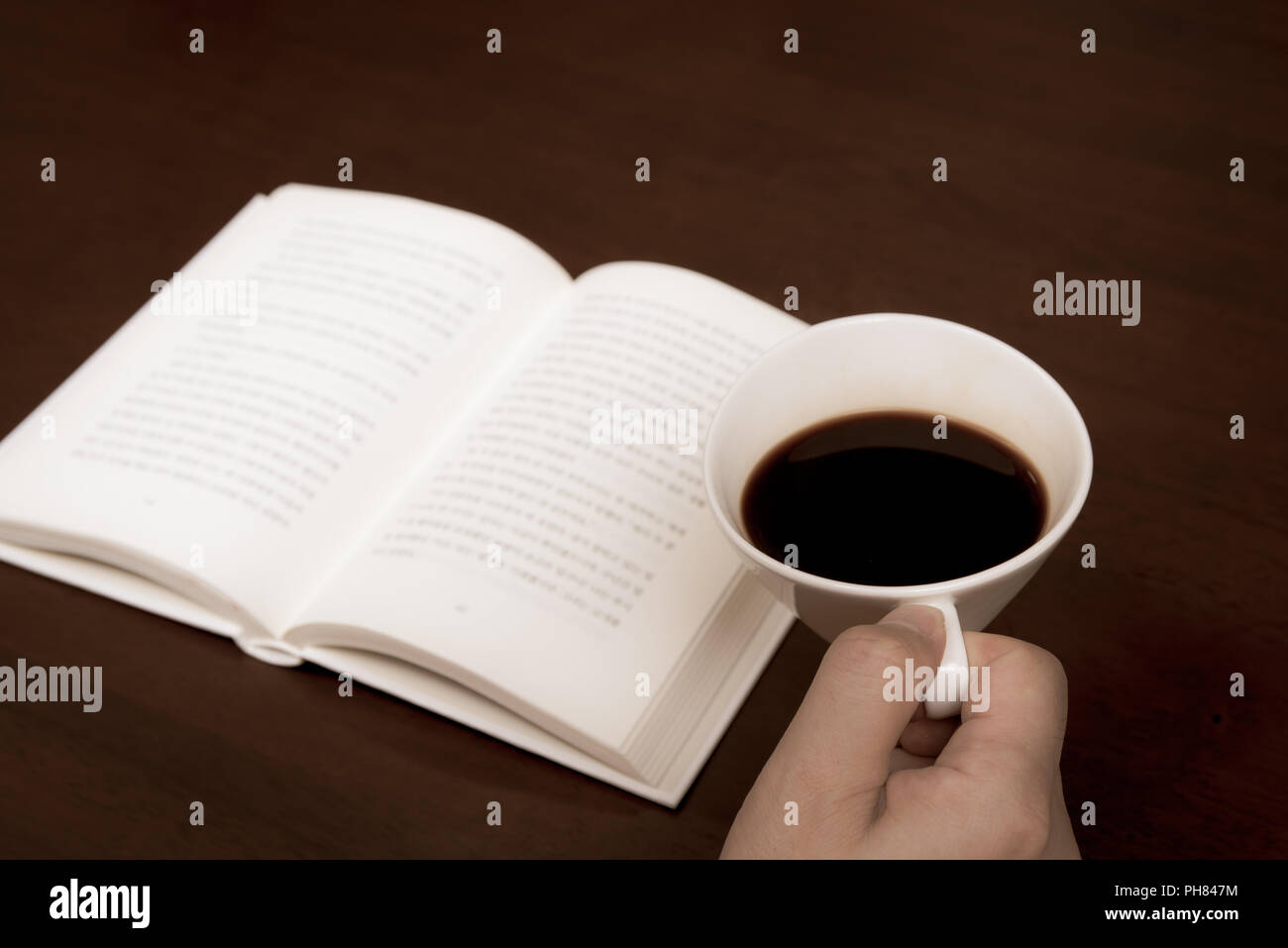 Library read reading learn student hi-res stock photography and images ...