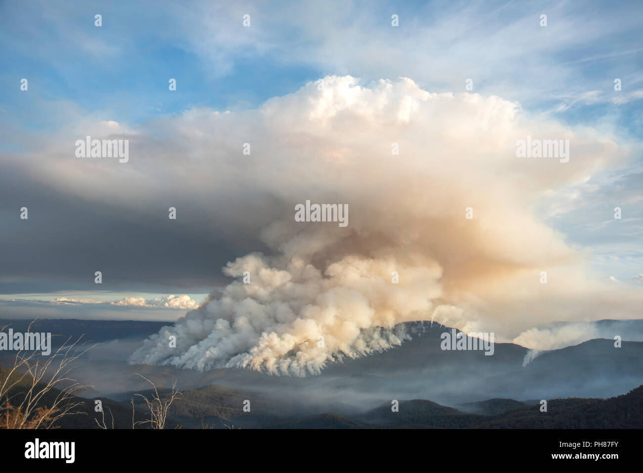 Australian bush fire hi-res stock photography and images - Alamy