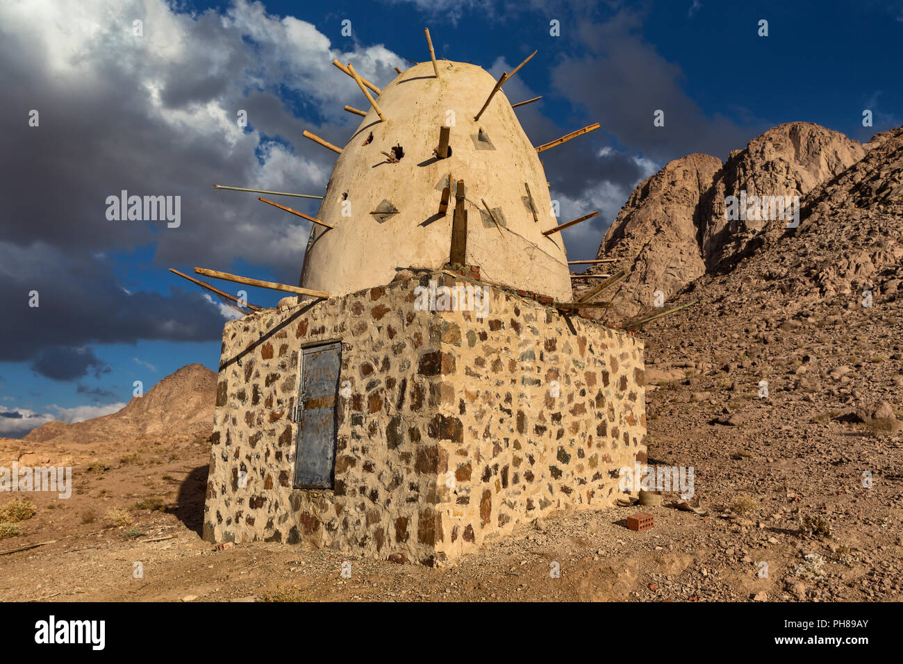 Sinai mountains house hi-res stock photography and images - Alamy