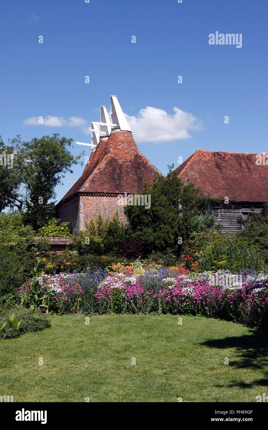 Great dixter historic house hi-res stock photography and images - Alamy