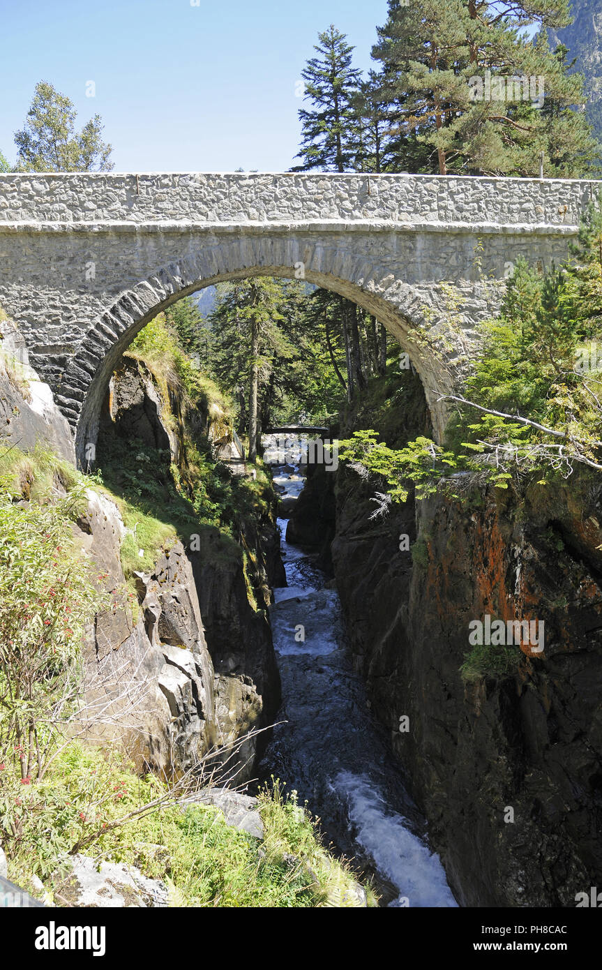 Spanish bridge hi-res stock photography and images - Alamy