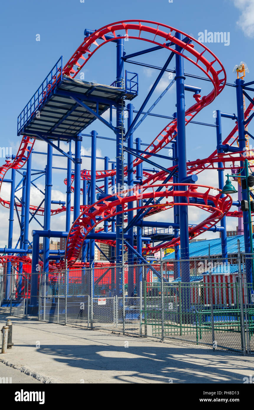 Red rollercoaster hi-res stock photography and images - Alamy