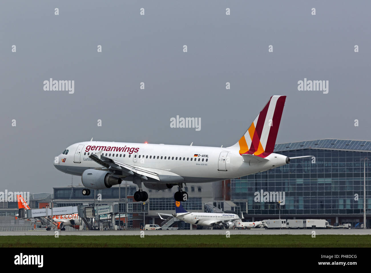 Airbus A319-112 der Germanwings Stock Photo - Alamy