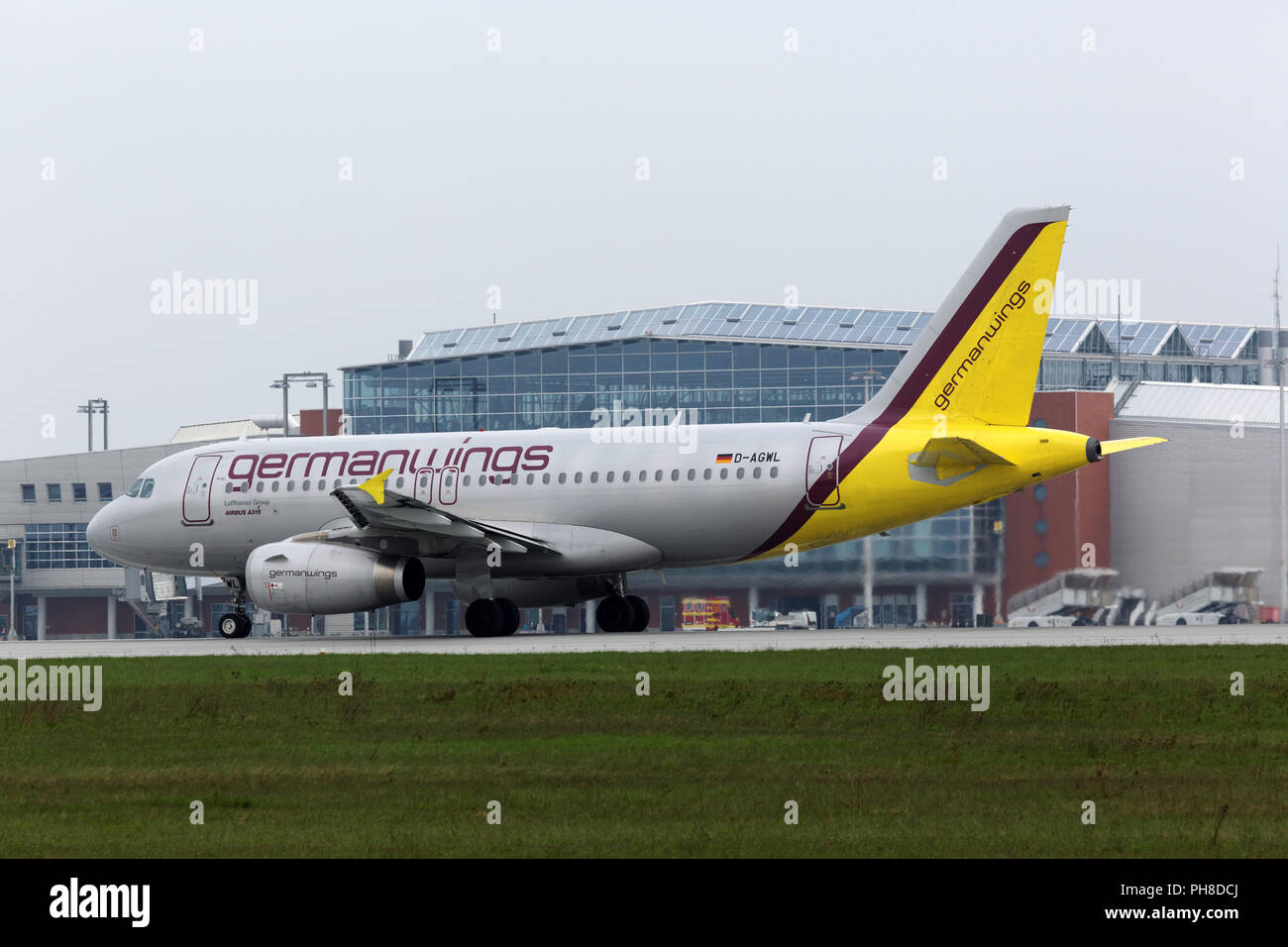 Airbus A319-132 der Germanwings Stock Photo - Alamy