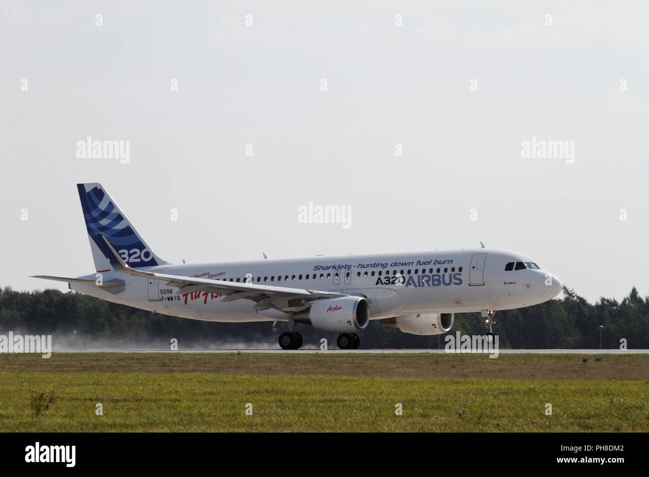 Airbus A 320 Stock Photo - Alamy