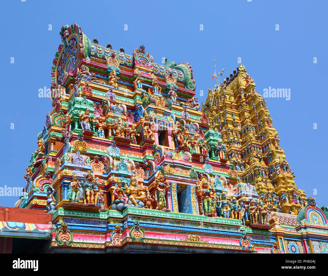 Traditional kerala roof hi-res stock photography and images - Alamy