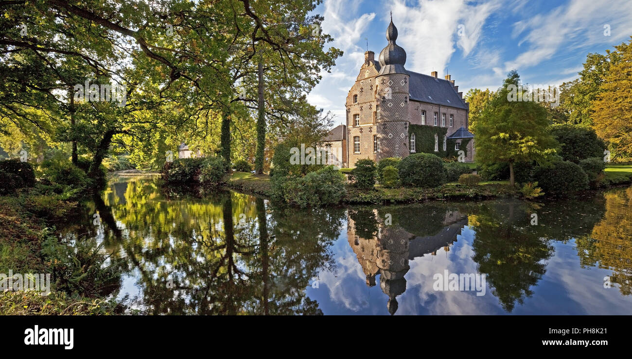 Haus Coull, moated castle, Straelen, Germany Stock Photo - Alamy
