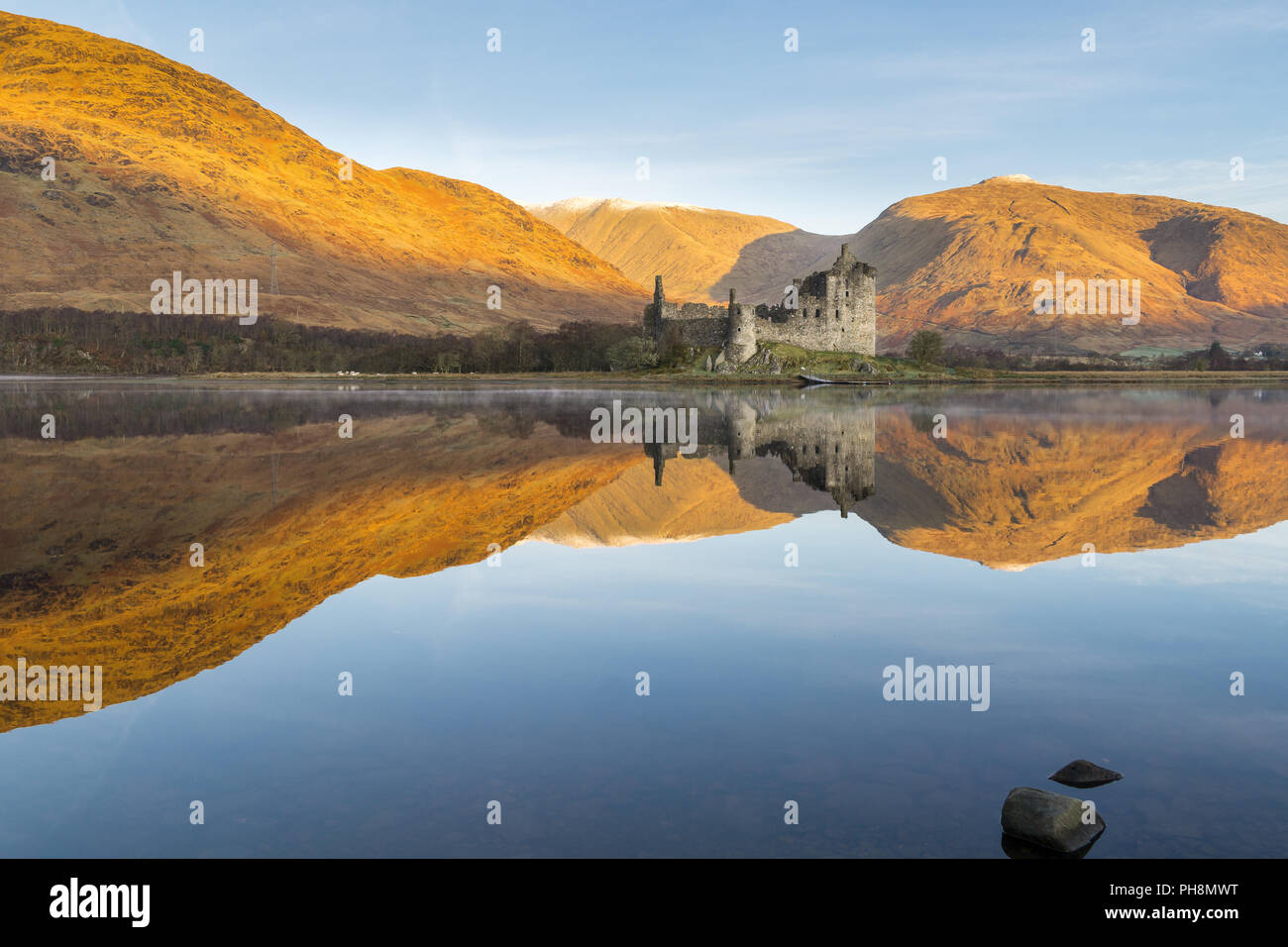 Kilchurn mist hi-res stock photography and images - Alamy
