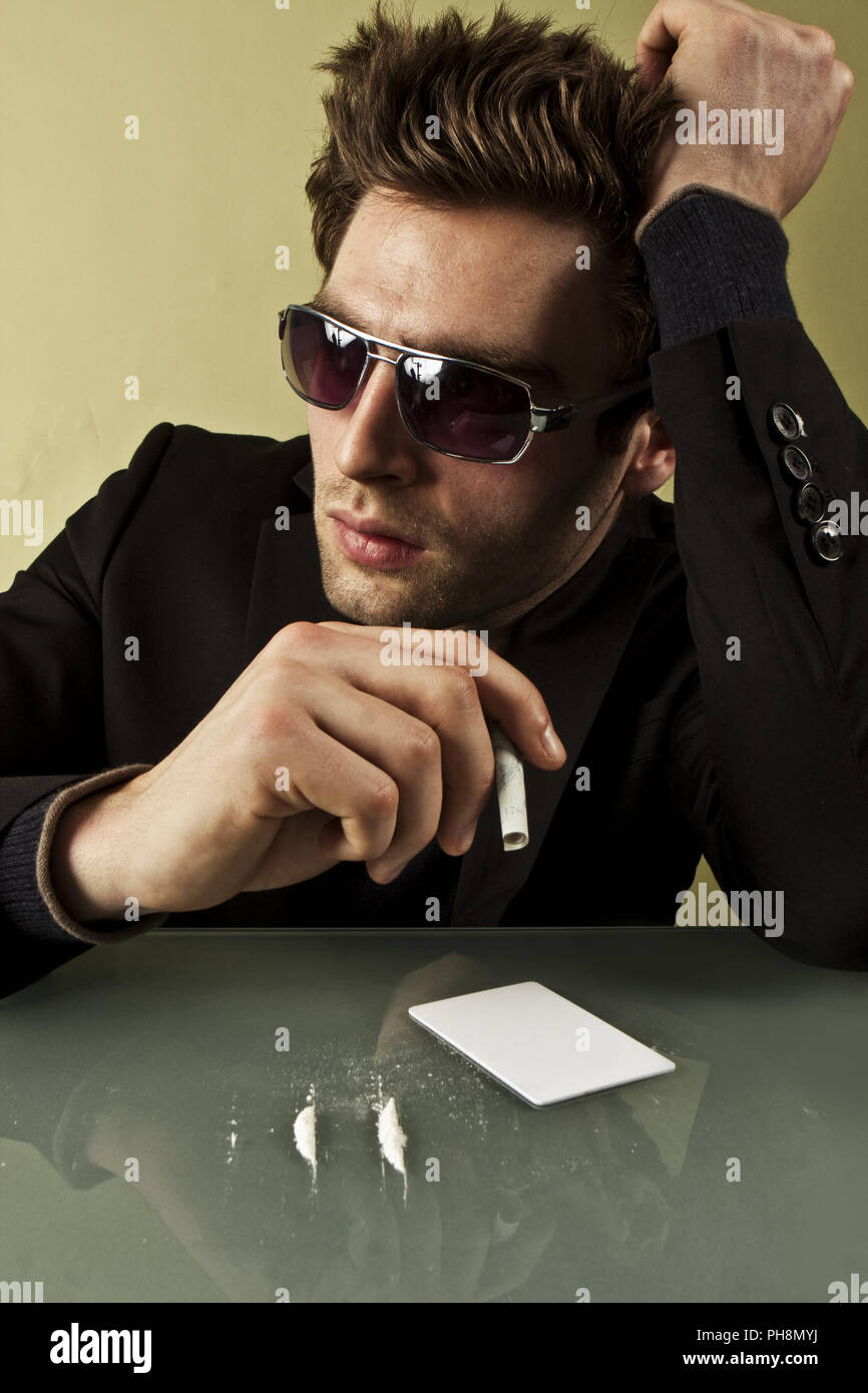 Using drugs hi-res stock photography and images - Alamy