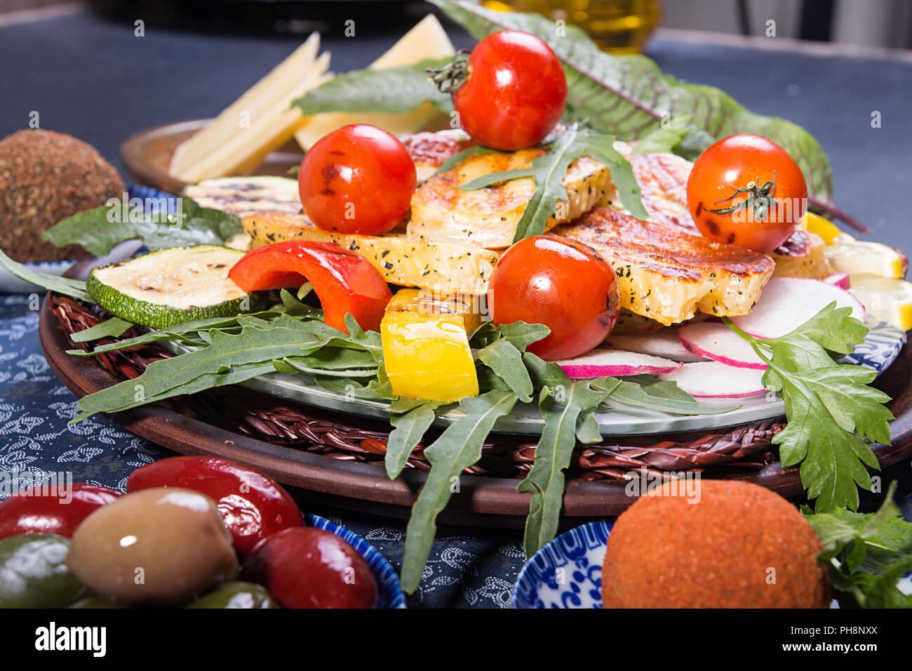 Fresh halloumi cheese set hi-res stock photography and images - Alamy