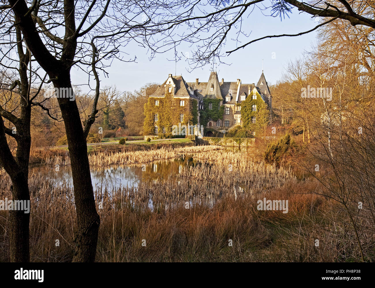Castle Hoellinghofen, Arnsberg, Sauerland, Germany Stock Photo - Alamy