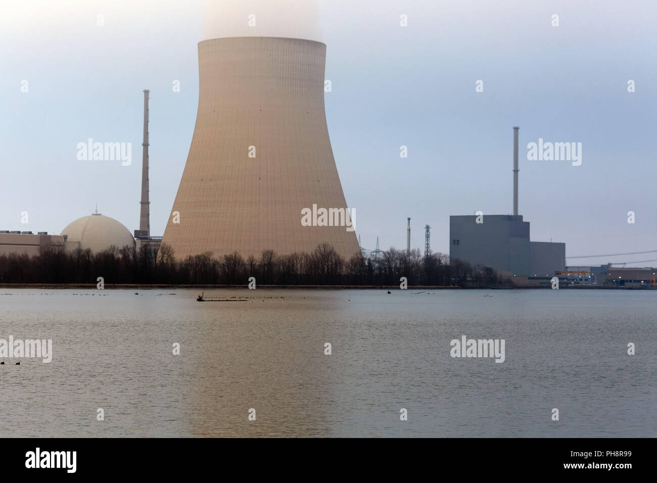 Kernkraftwerk isar hi-res stock photography and images - Alamy
