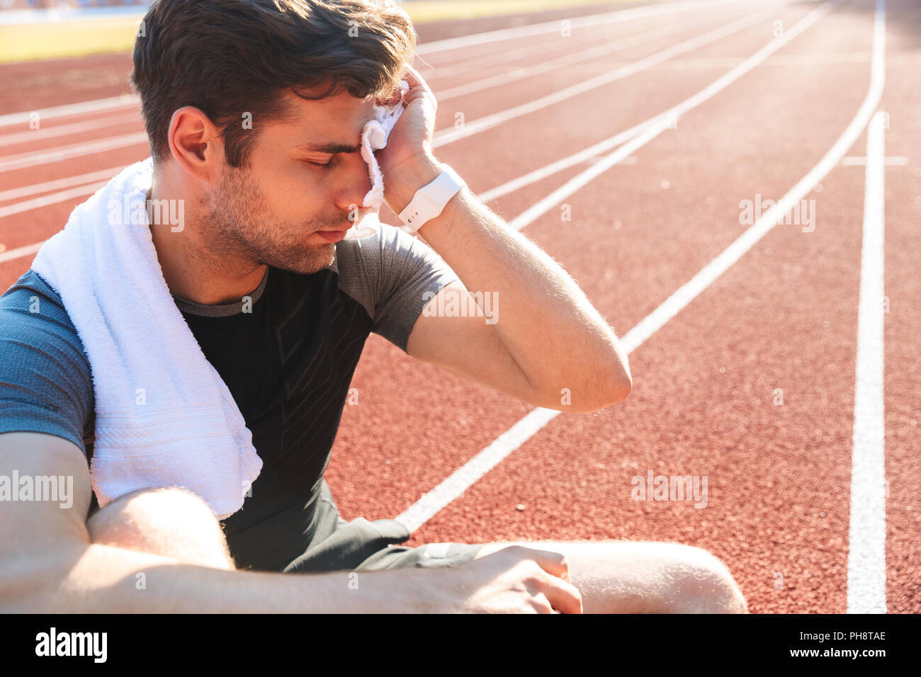 Exhausted face runner hi-res stock photography and images - Alamy