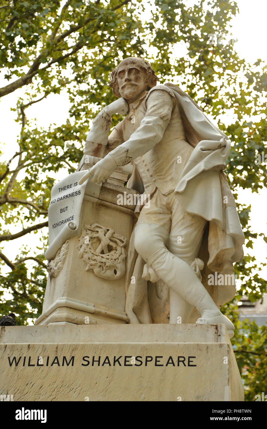William shakespeare memorial statue hi-res stock photography and images ... William shakespeare memorial statue hi-res stock photography and images ...