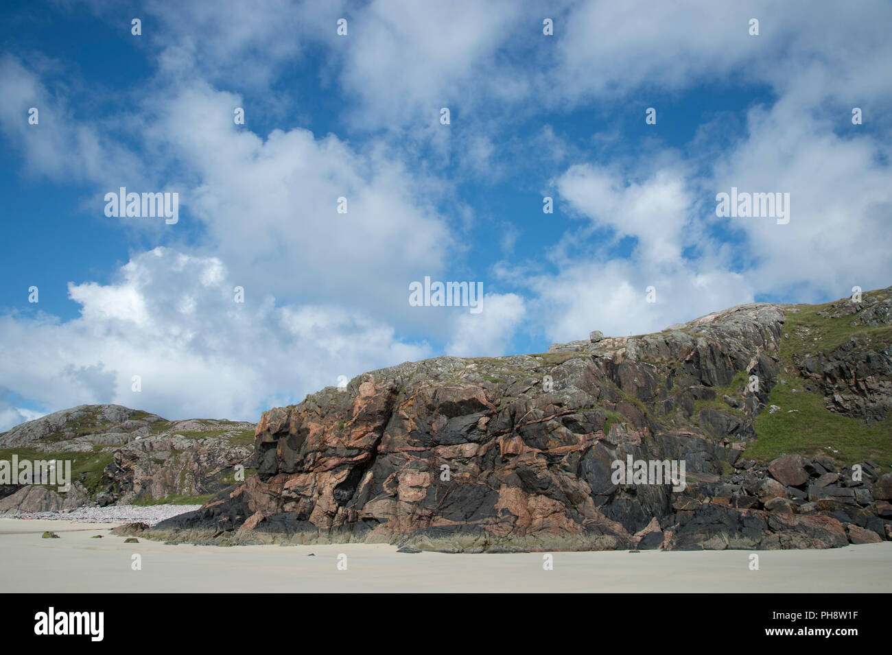 Scotland. Sutherland. Oldshoremore beach. Cliffs showing rock formation ...