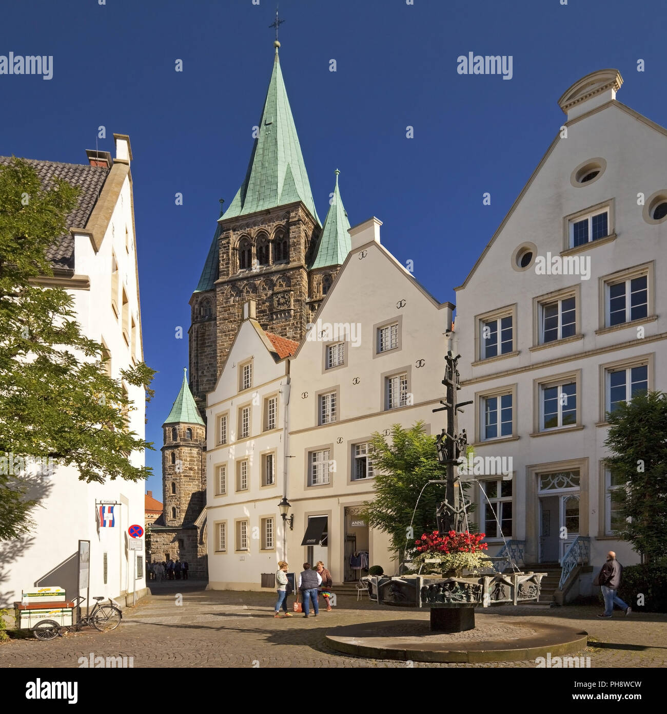 Market square, Saint Laurentius church, Warendorf Stock Photo - Alamy