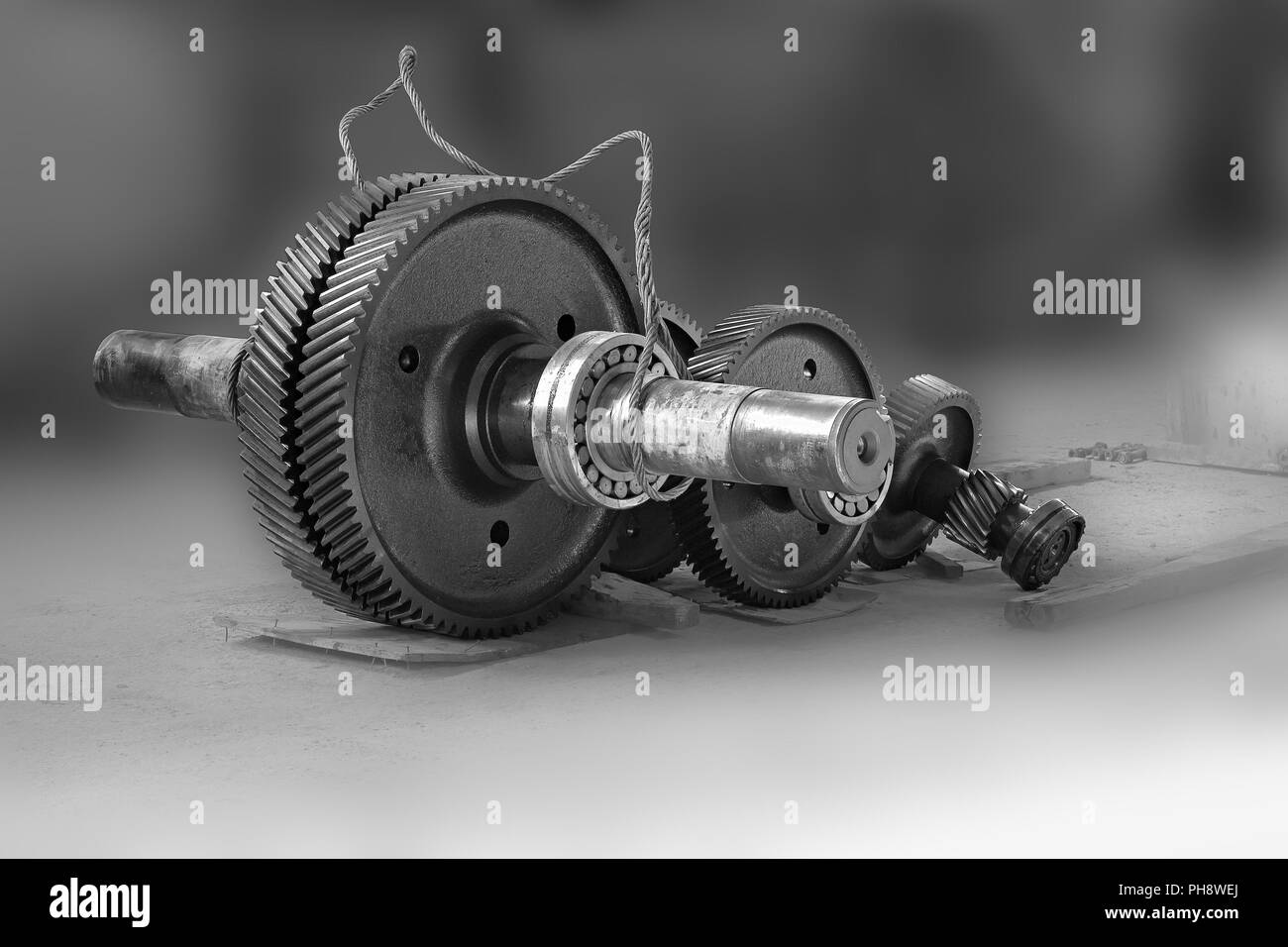 Meshing cogs gears gearing hi-res stock photography and images - Alamy
