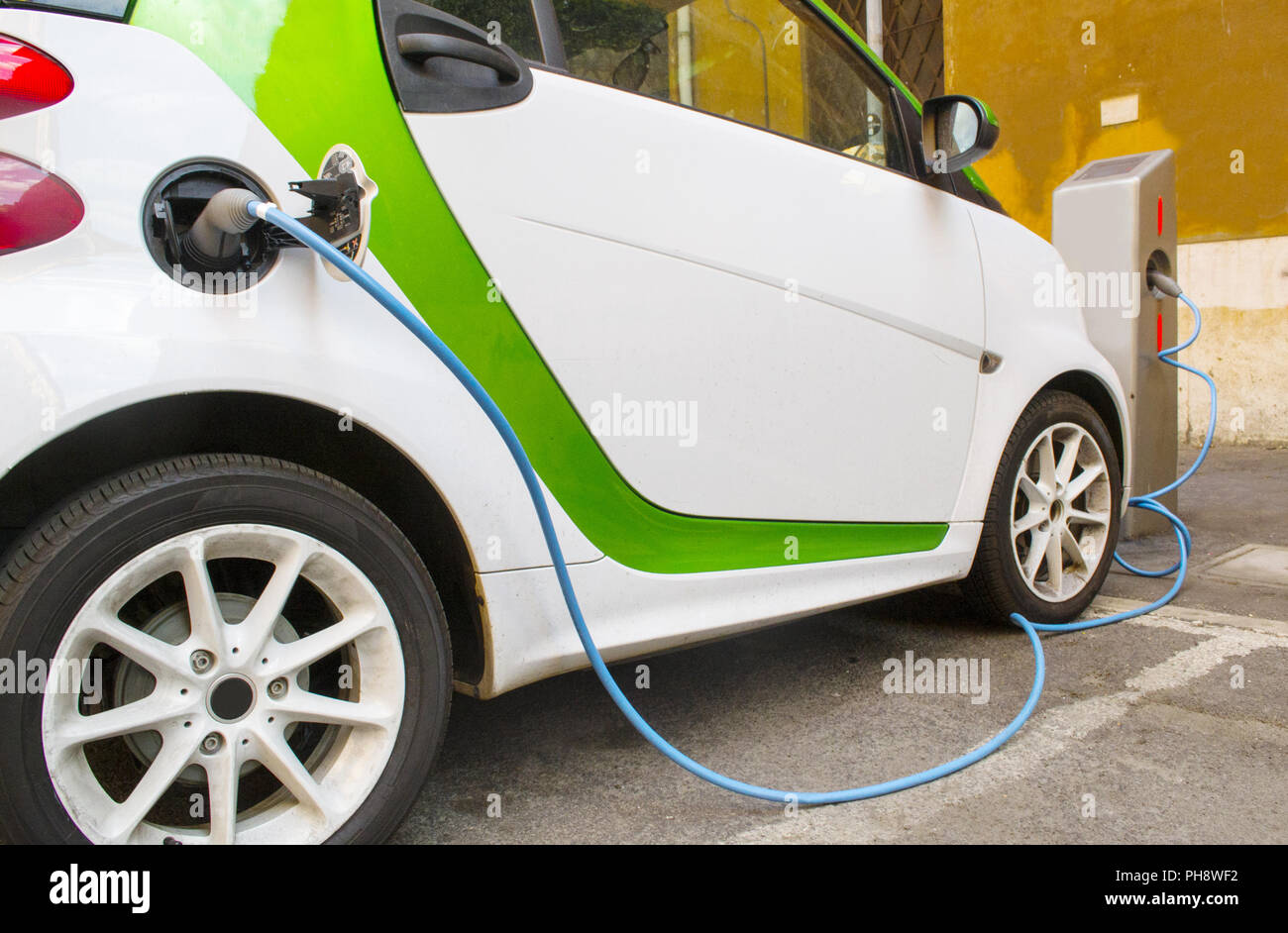 Electrical Mobility High Resolution Stock Photography and Images - Alamy