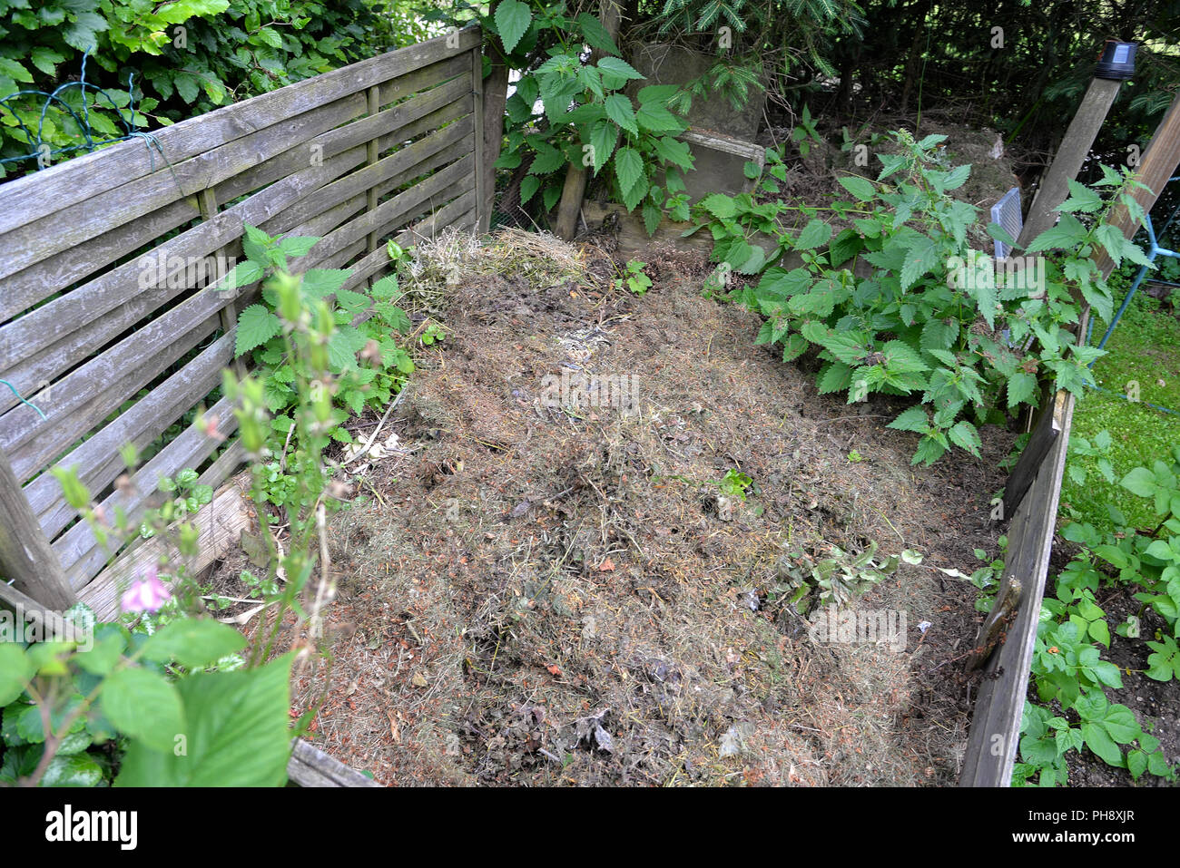 garden bed soil Stock Photo - Alamy
