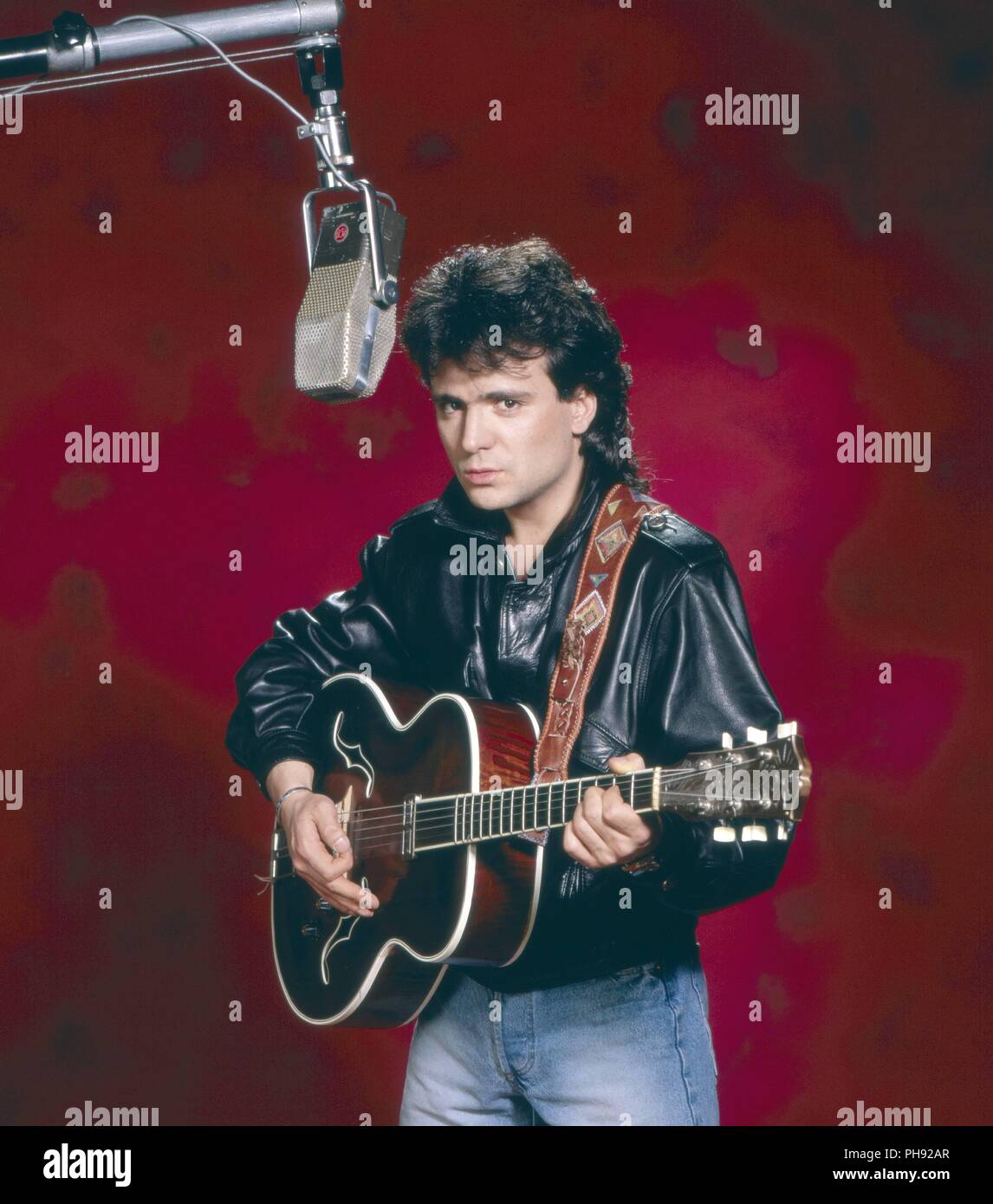 Sänger Nino de Angelo bei einem Fototermin in München, Deutschland 1989 ...