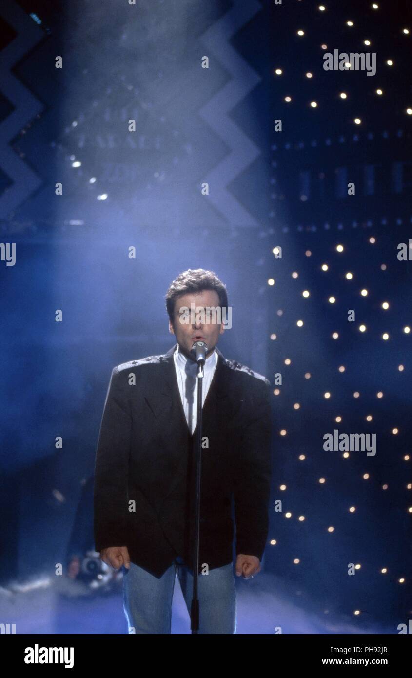 Sänger Nino de Angelo bei einem Auftritt in der ZDF Hitparade in Berlin ...