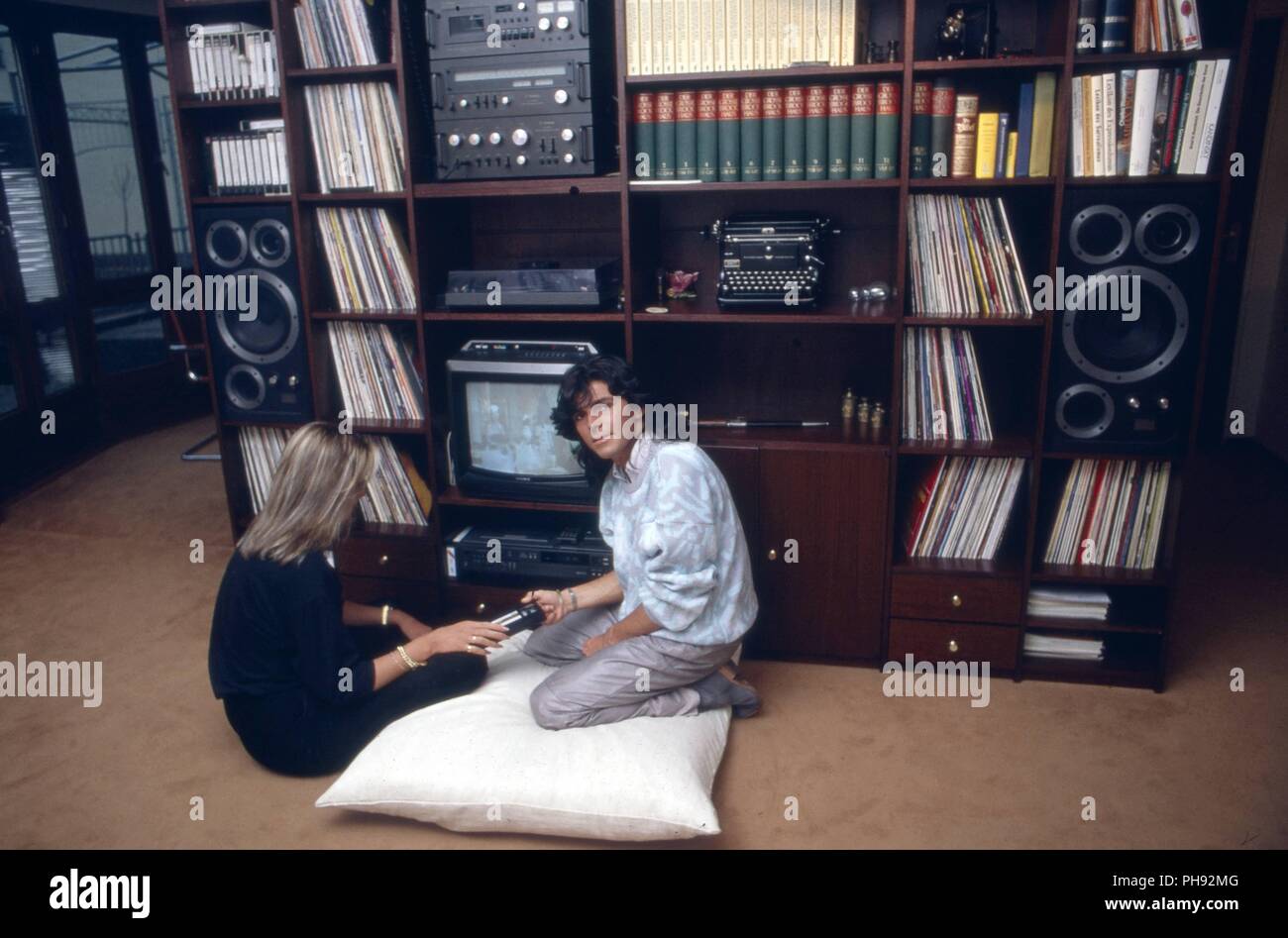 Thomas Anders, Sänger der Band "Modern Talking", mit Freundin Nora ...