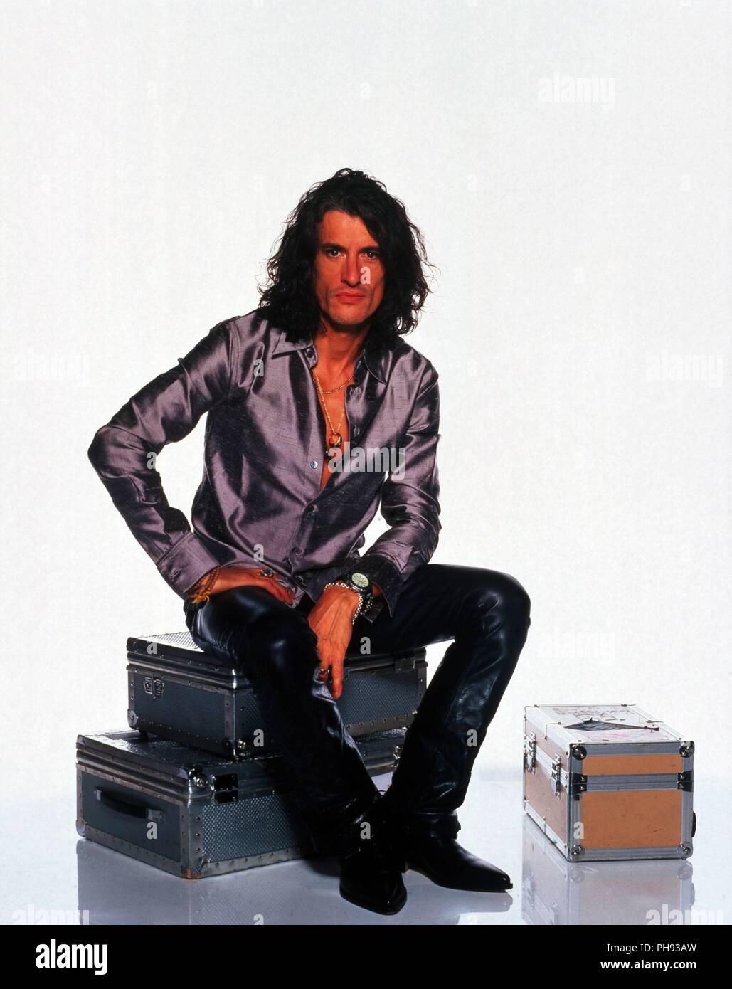Joe perry of aerosmith hi-res stock photography and images - Alamy
