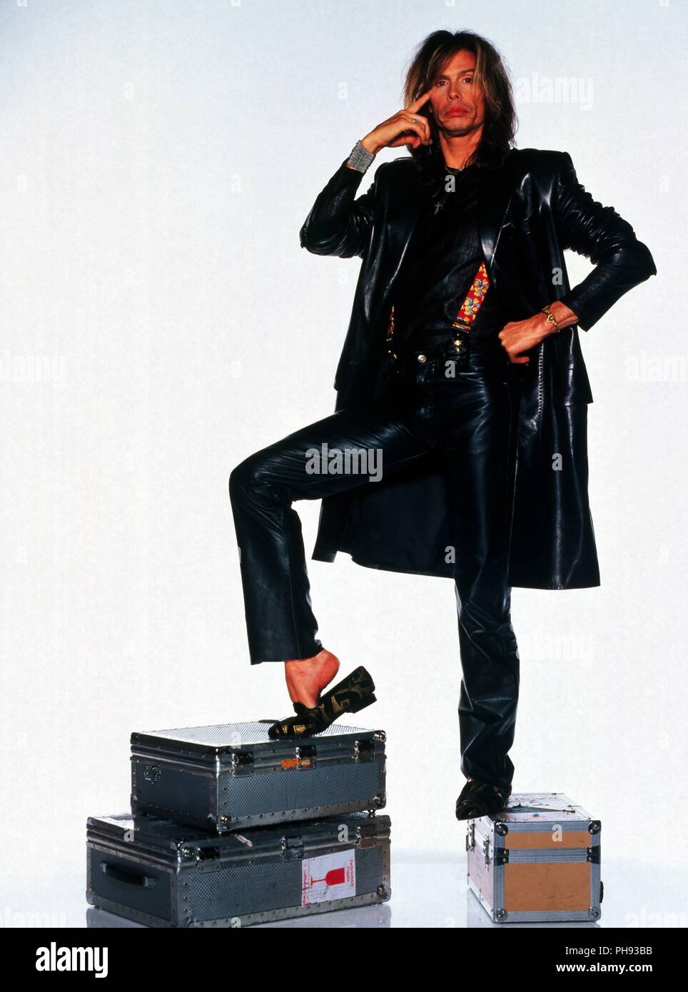 Steven tyler 1997 hi-res stock photography and images - Alamy