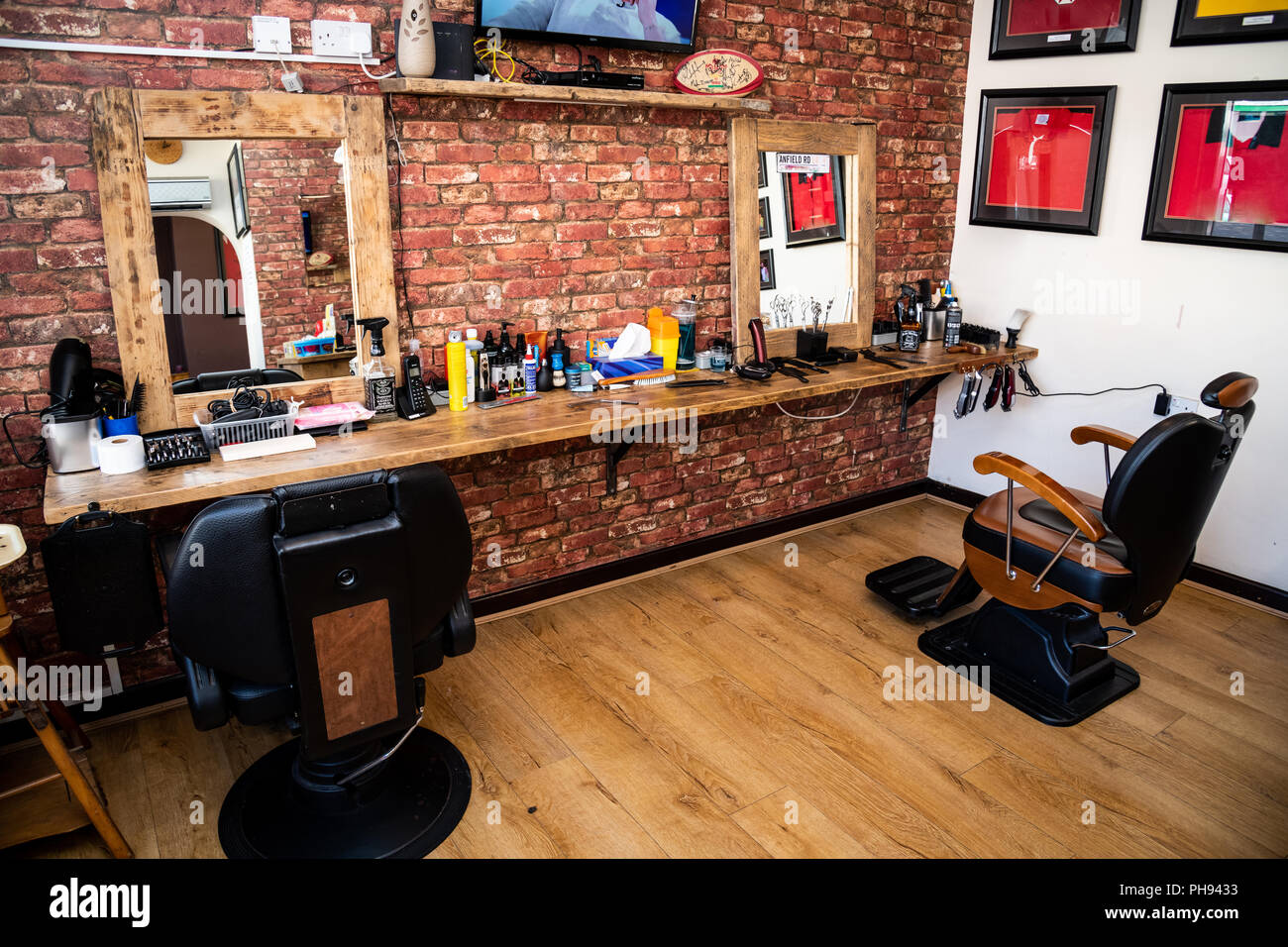 Interior of a retro hairdresser Barber Shop Stock Photo - Alamy