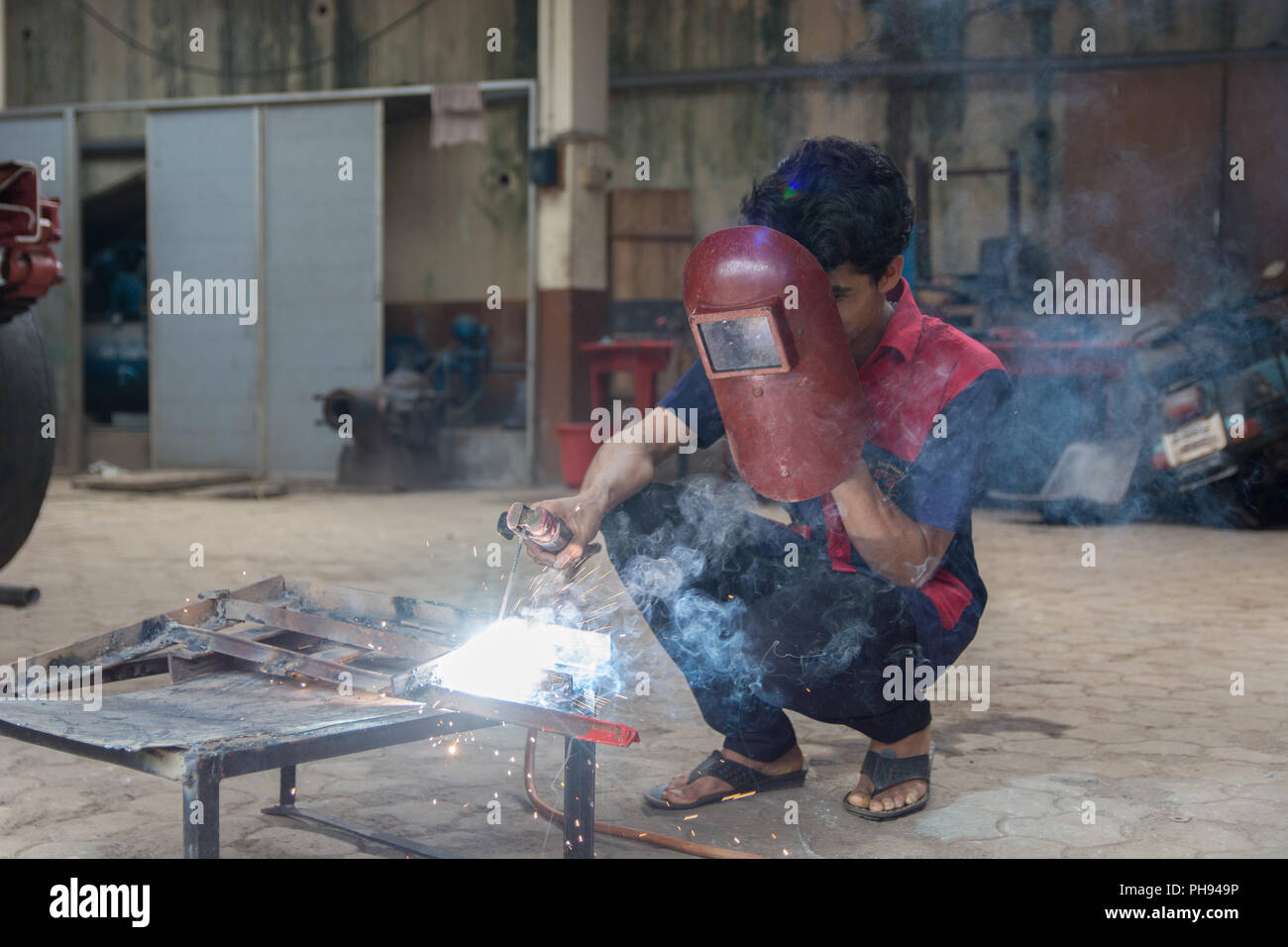 Indian welding hi-res stock photography and images - Alamy