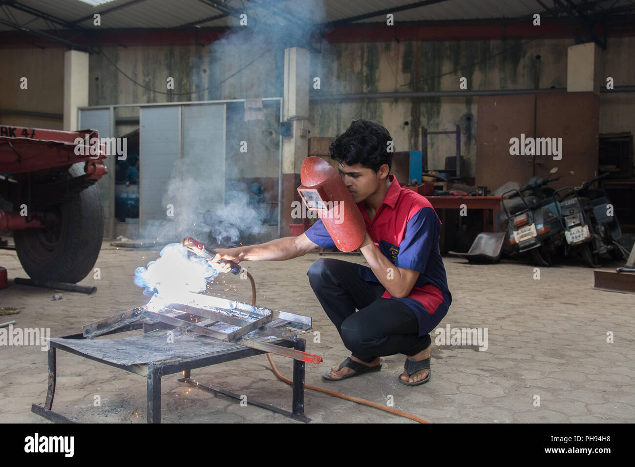 Welding business in india hi-res stock photography and images - Alamy
