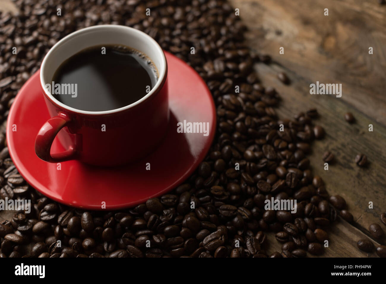 Red cup coffee hi-res stock photography and images - Alamy