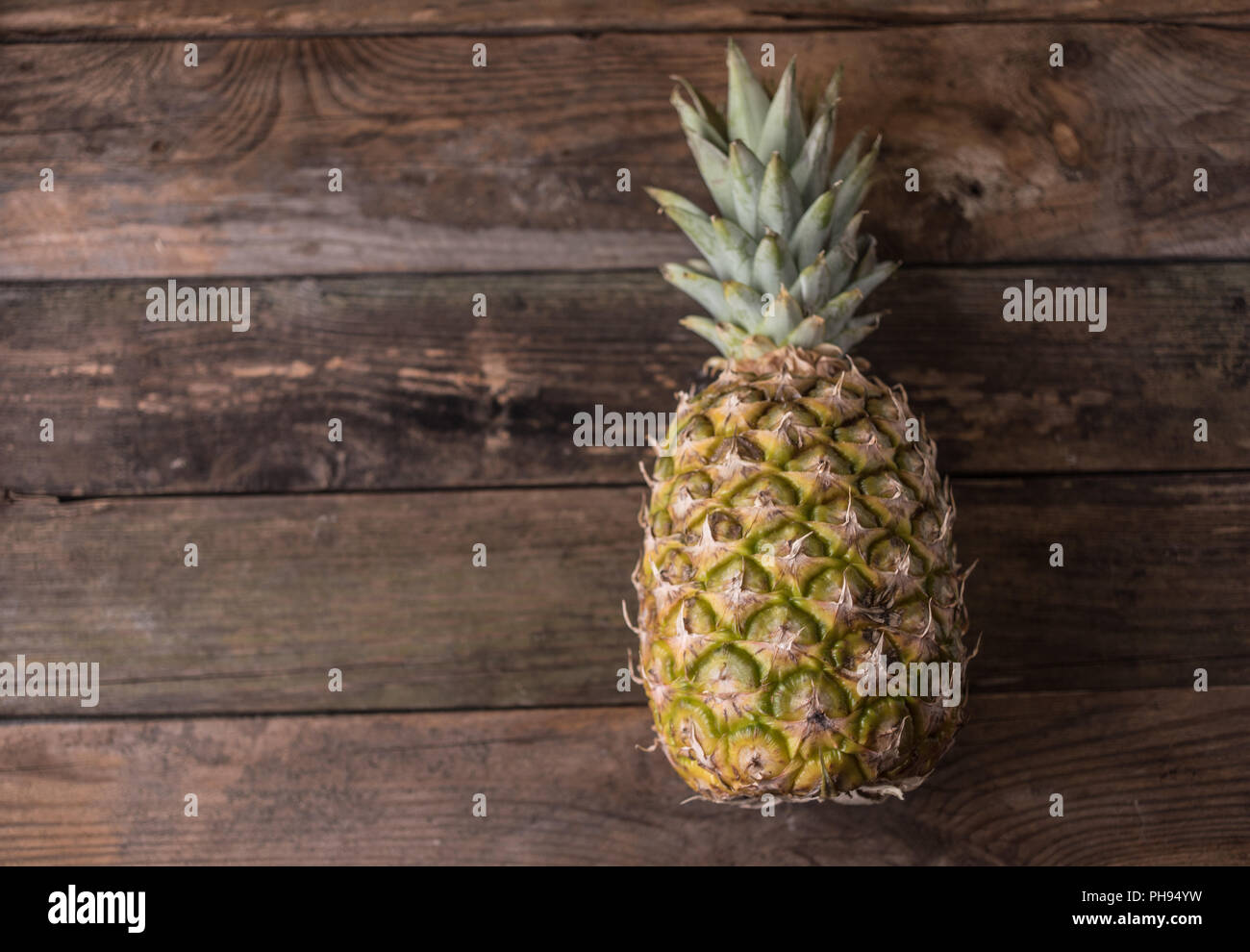 Food fresh tropical fruit pinapple sliced single healthy hi-res stock ...