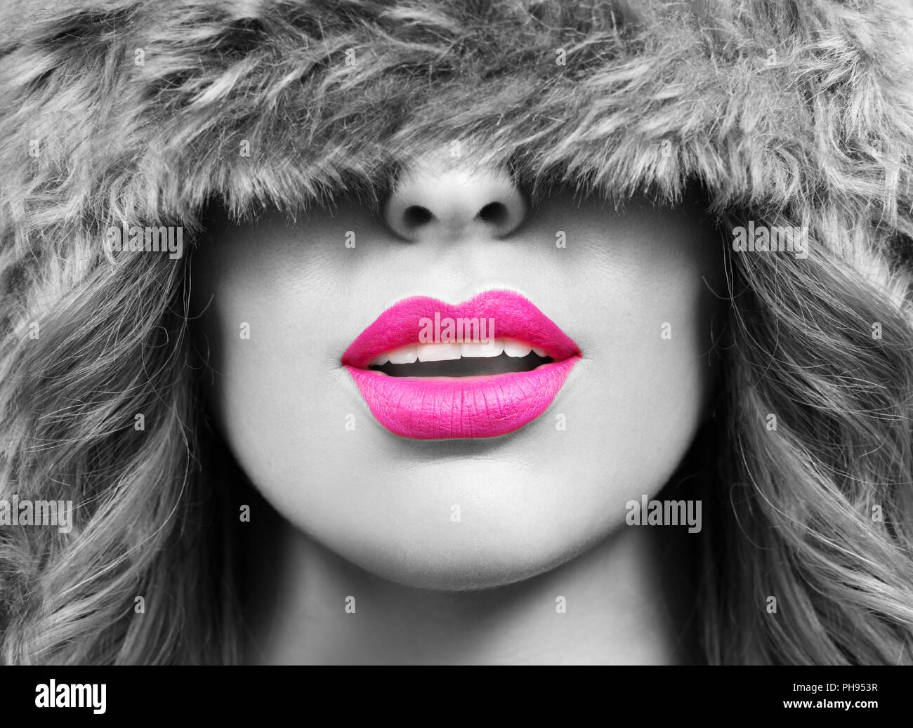 Pink lips hi-res stock photography and images - Alamy