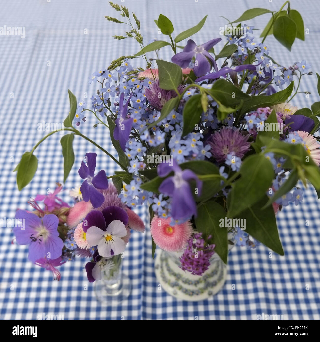 Spring bouquets hi-res stock photography and images - Alamy