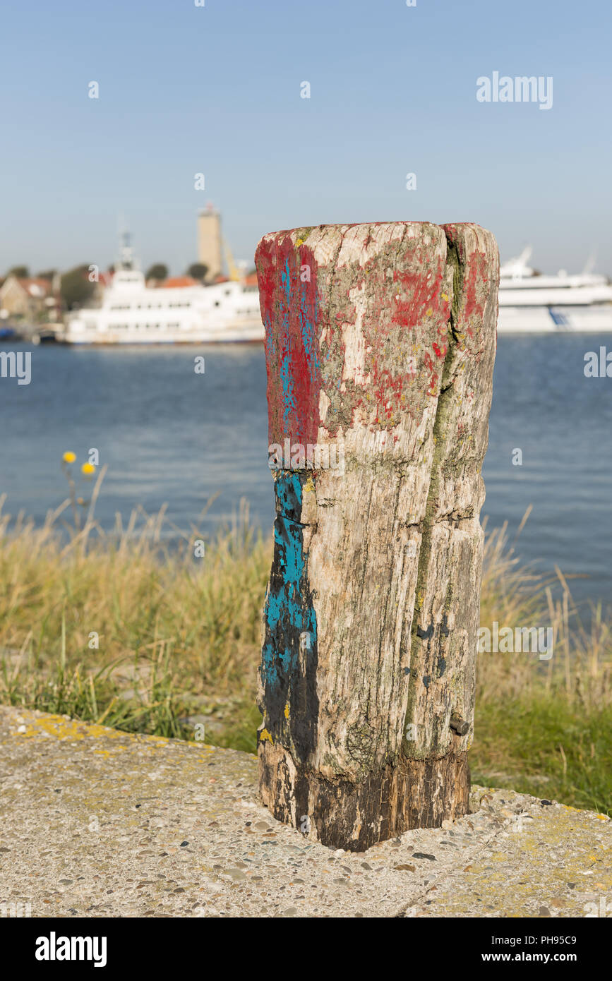 Mooring line damage hi-res stock photography and images - Alamy