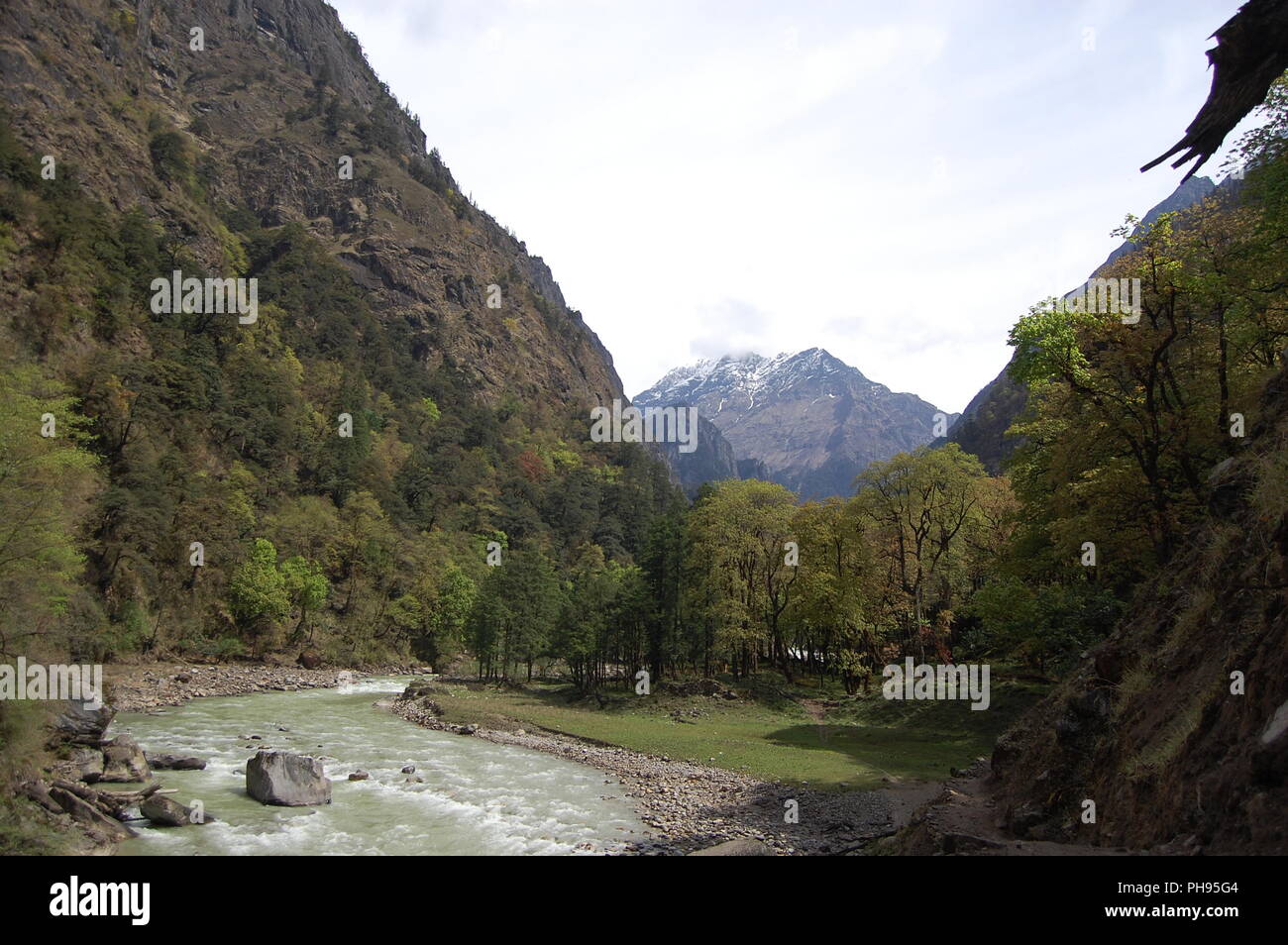 Remote nepal hi-res stock photography and images - Alamy