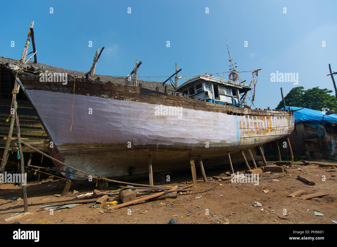 India indian cargo ship mumbai hi-res stock photography and images - Alamy