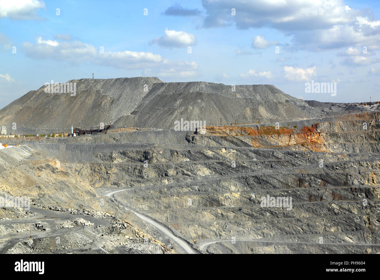 Heavy equipment in quarry hi-res stock photography and images - Alamy