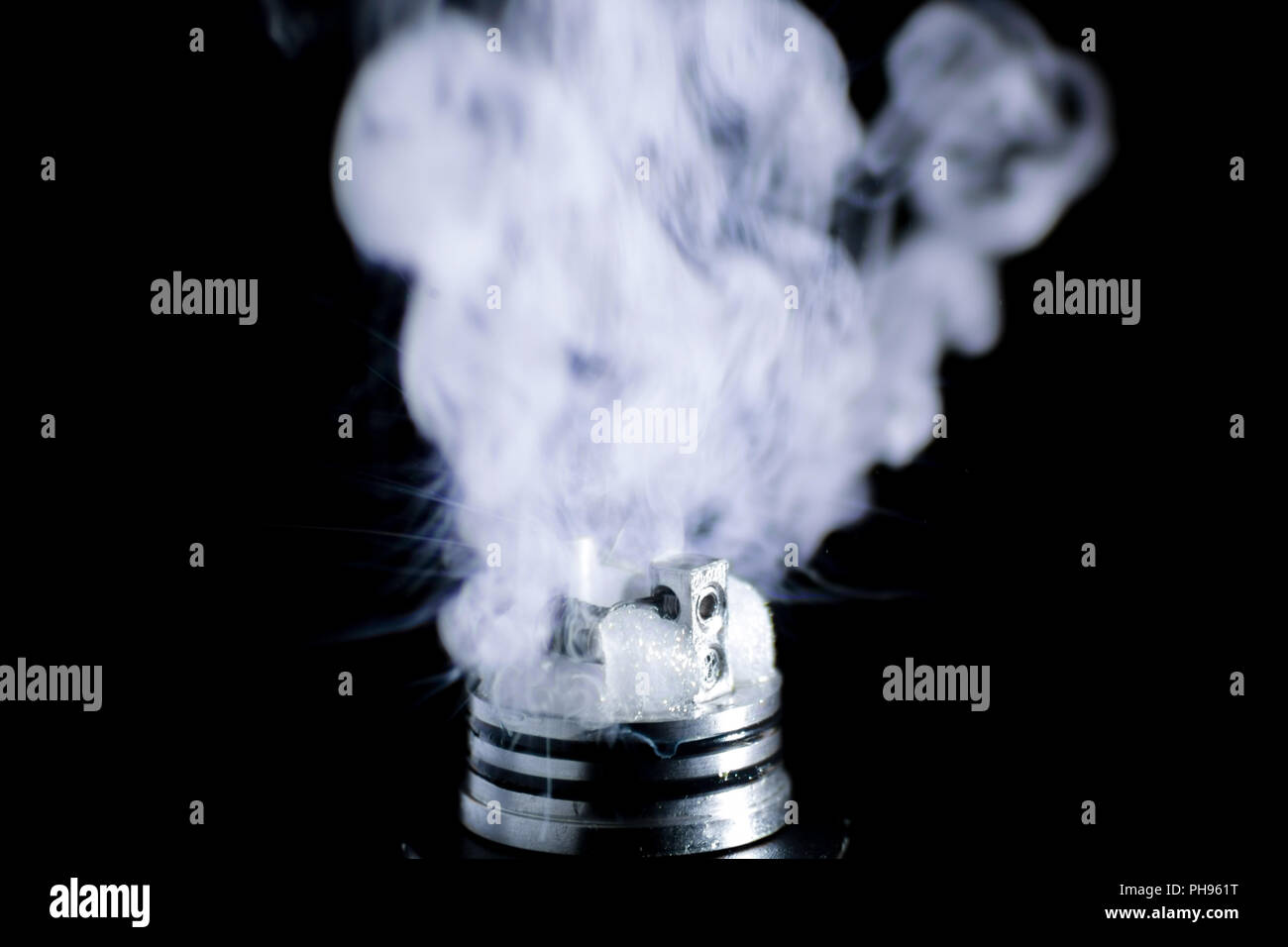 Vape wire hi-res stock photography and images - Alamy