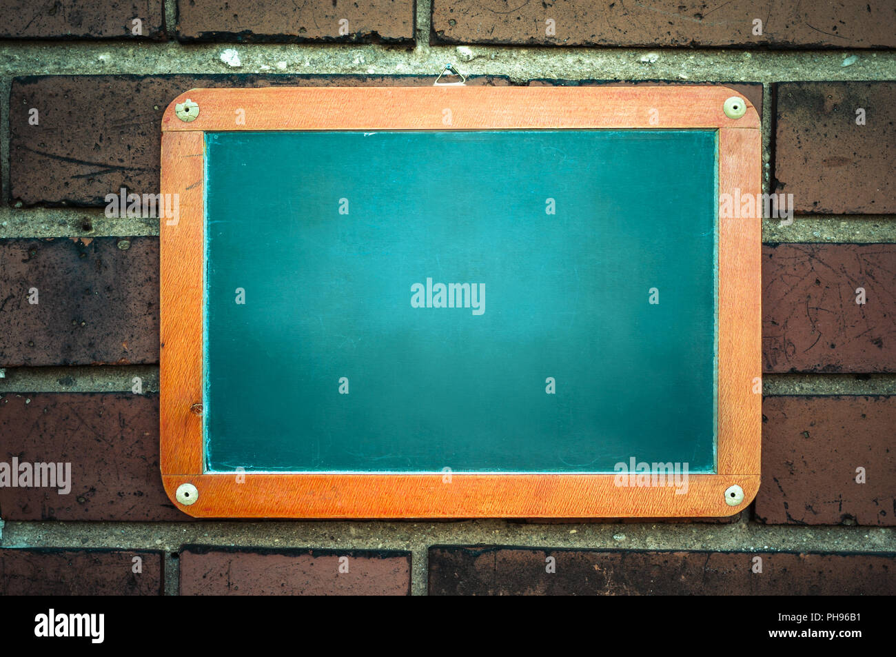 Empty blackboard hi-res stock photography and images - Alamy