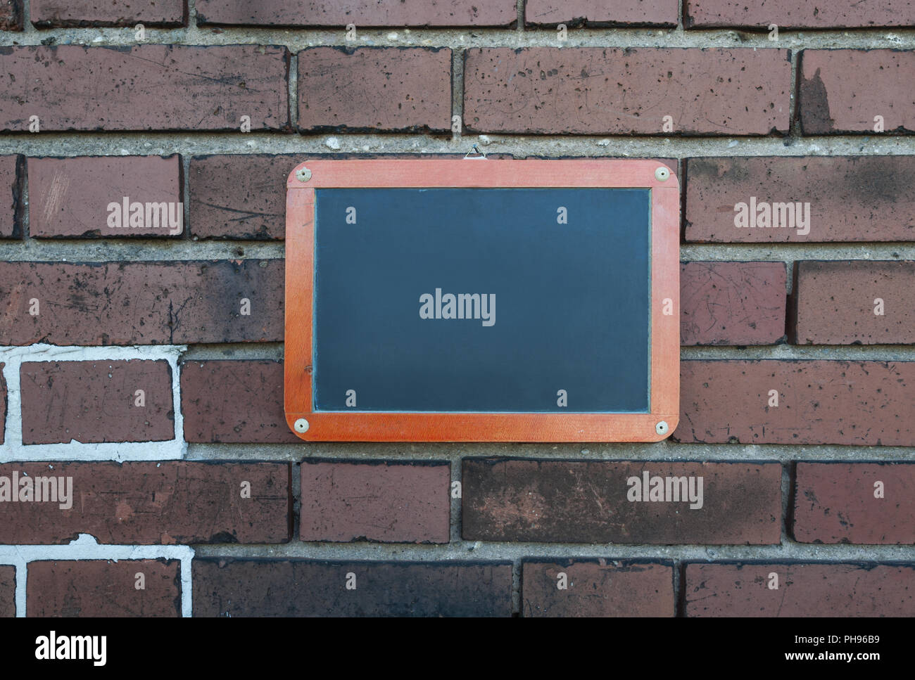 Empty blackboard hi-res stock photography and images - Alamy